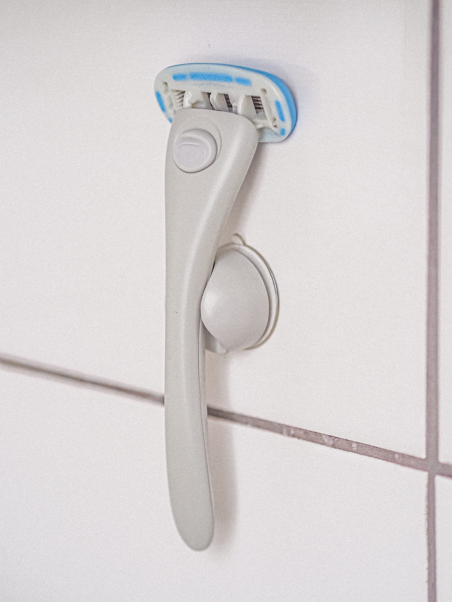 Estrid Razor | The sustainable, vegan shaving subscription - Laura Kate ...