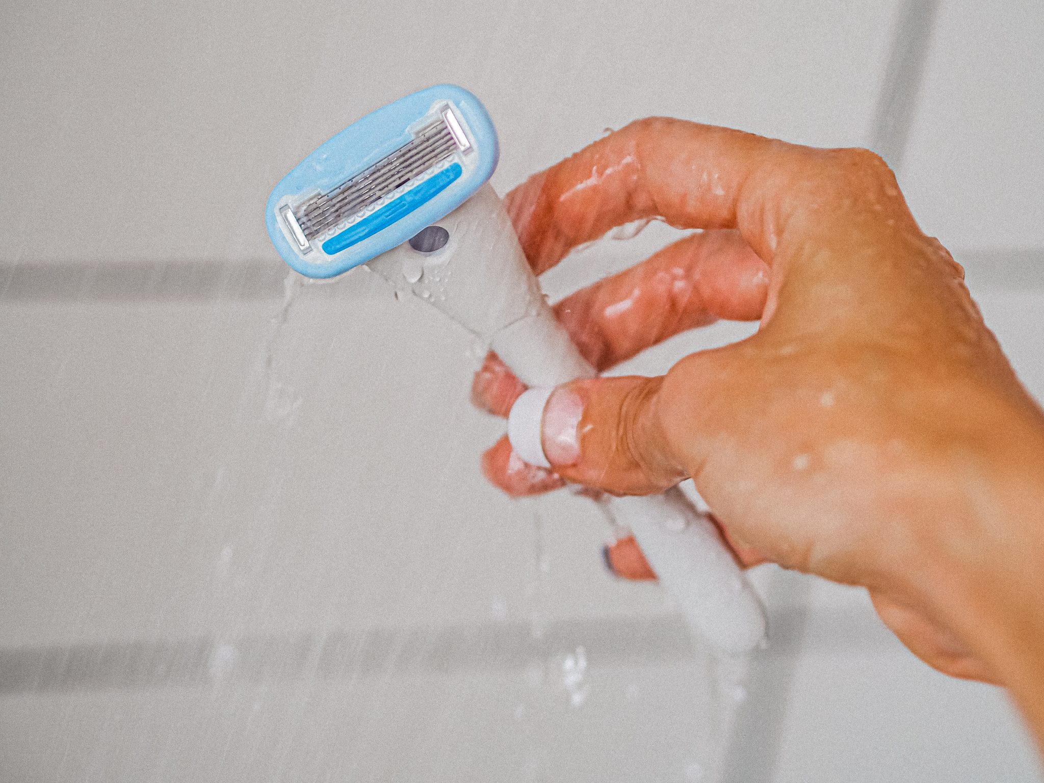 Estrid Razor | The sustainable, vegan shaving subscription - Laura Kate ...