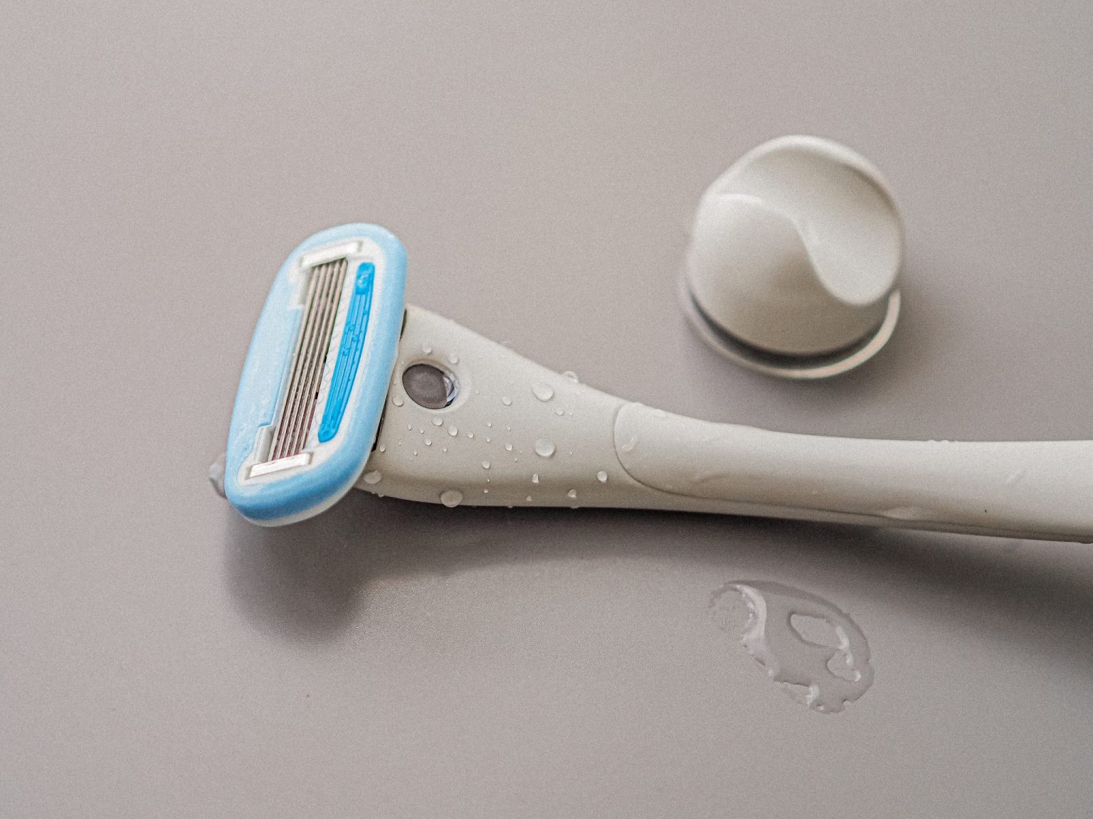 Estrid Razor | The sustainable, vegan shaving subscription - Laura Kate ...